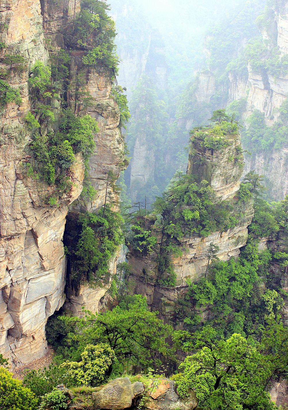 Backpacking in Hunan Province: A Mini-Guide to Zhangjiajie ...